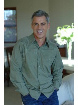 Peter Mochrie-Guest Keynote & Event Speaker | ICMI